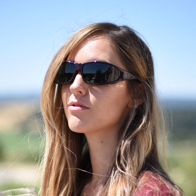 Vistana Medium (M) Cherry Polarized Gray| Cocoons